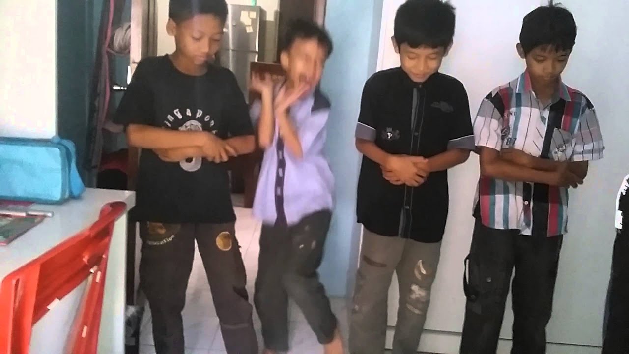 Sholat bercanda - YouTube