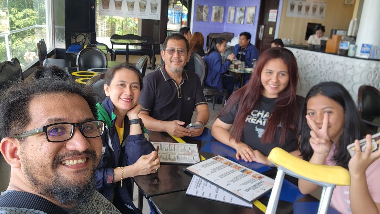 Karlo's Gourmet and Cafe | Jack's Ridge | Davao City - YouTube