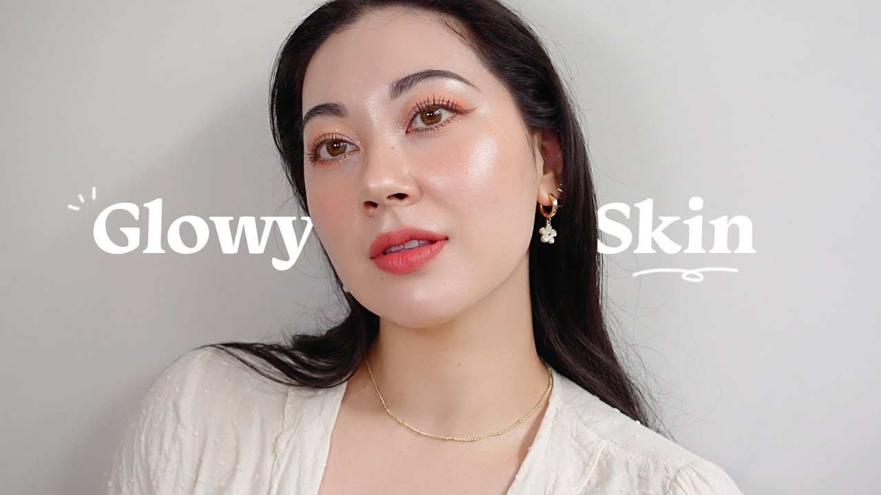 How to add an INSTANT GLOW to dull/lifeless skin! w/ d'Alba - YouTube