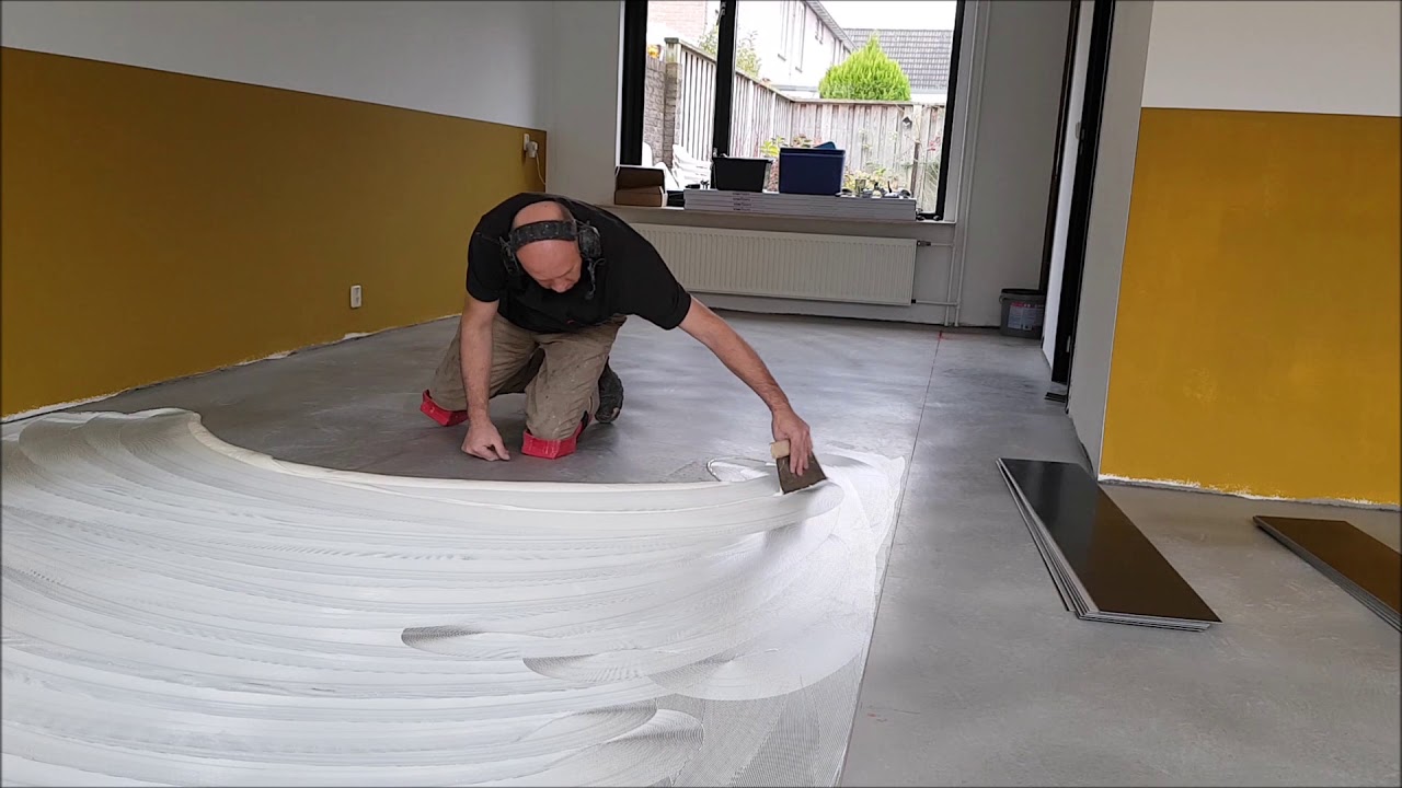 Verlijmen pvc vloer - YouTube