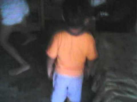 adrian dançando os havaianos.3gp