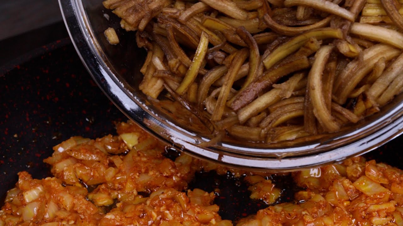 Banana peel meat, look how delicious it is! - YouTube