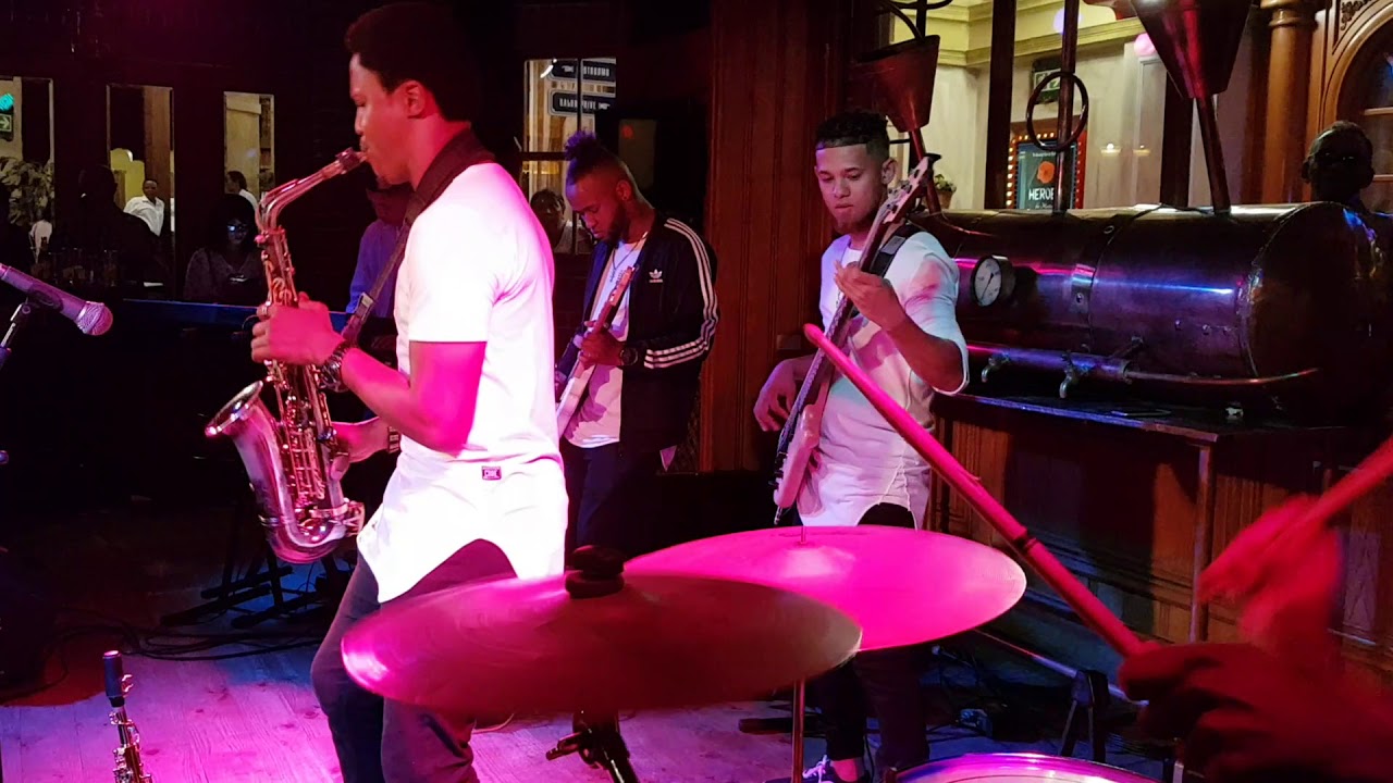 Signature SA - YouTube