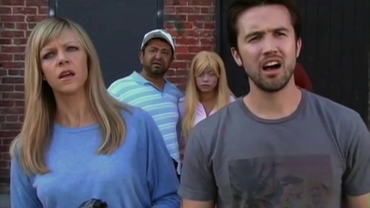 It's Always Sunny Extreme Home Makeover: Move That Bus! - YouTube