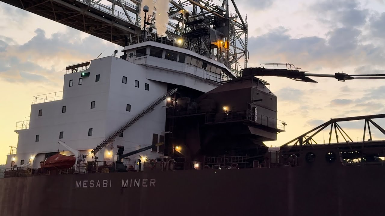 200,000,000 Lbs and Barely a Ripple - YouTube