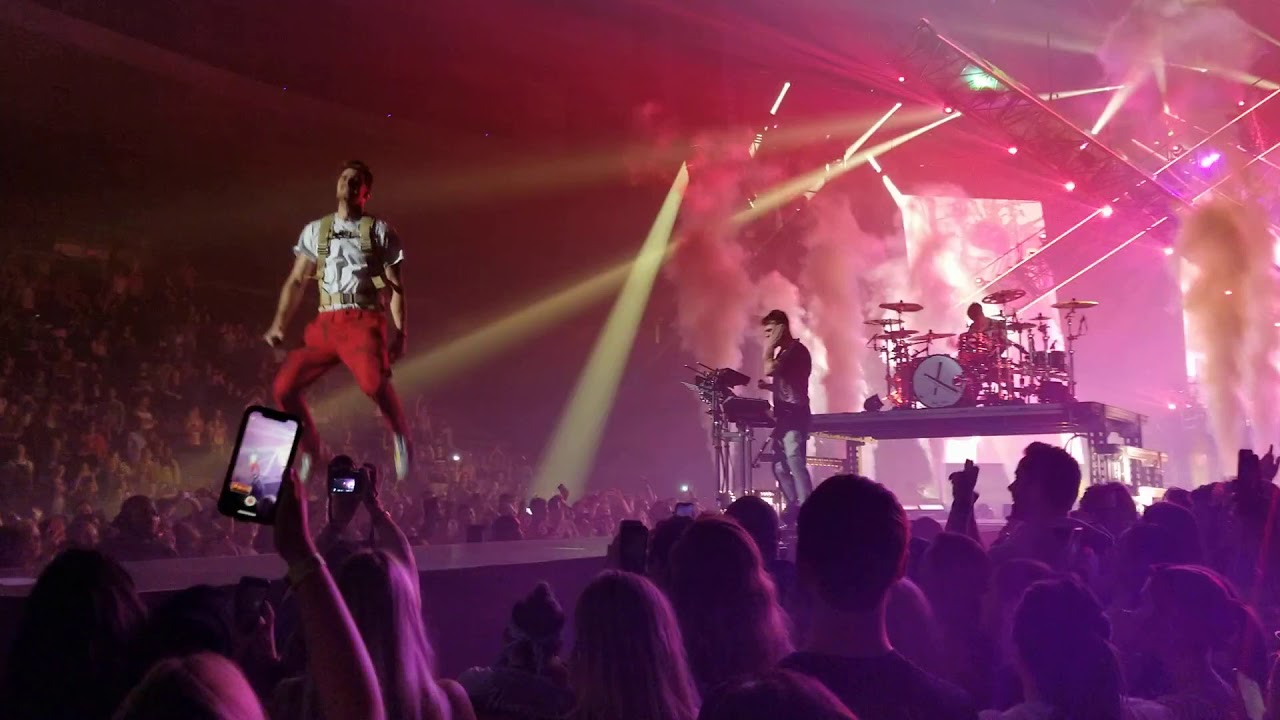 The Chainsmokers - Closer (live) US Bank Arena, Cincinnati - 09-25-19 ...
