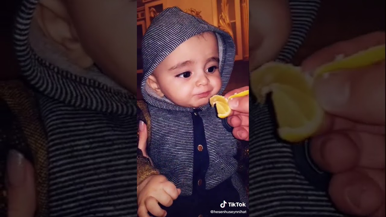 Kis baba első citrom kostolása!! - YouTube