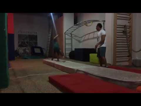 Emir ilk salto