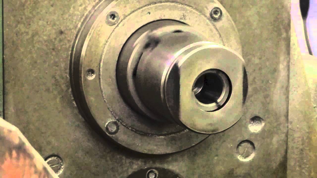 Ajax Cleveland Universal Milling Machine - YouTube