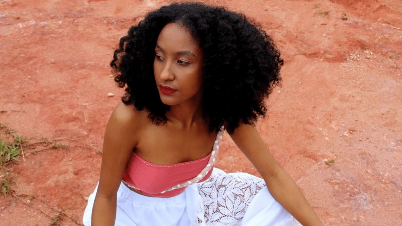 Chão Ancestral - Aryelle Christiane (Clipe Oficial) - YouTube Music