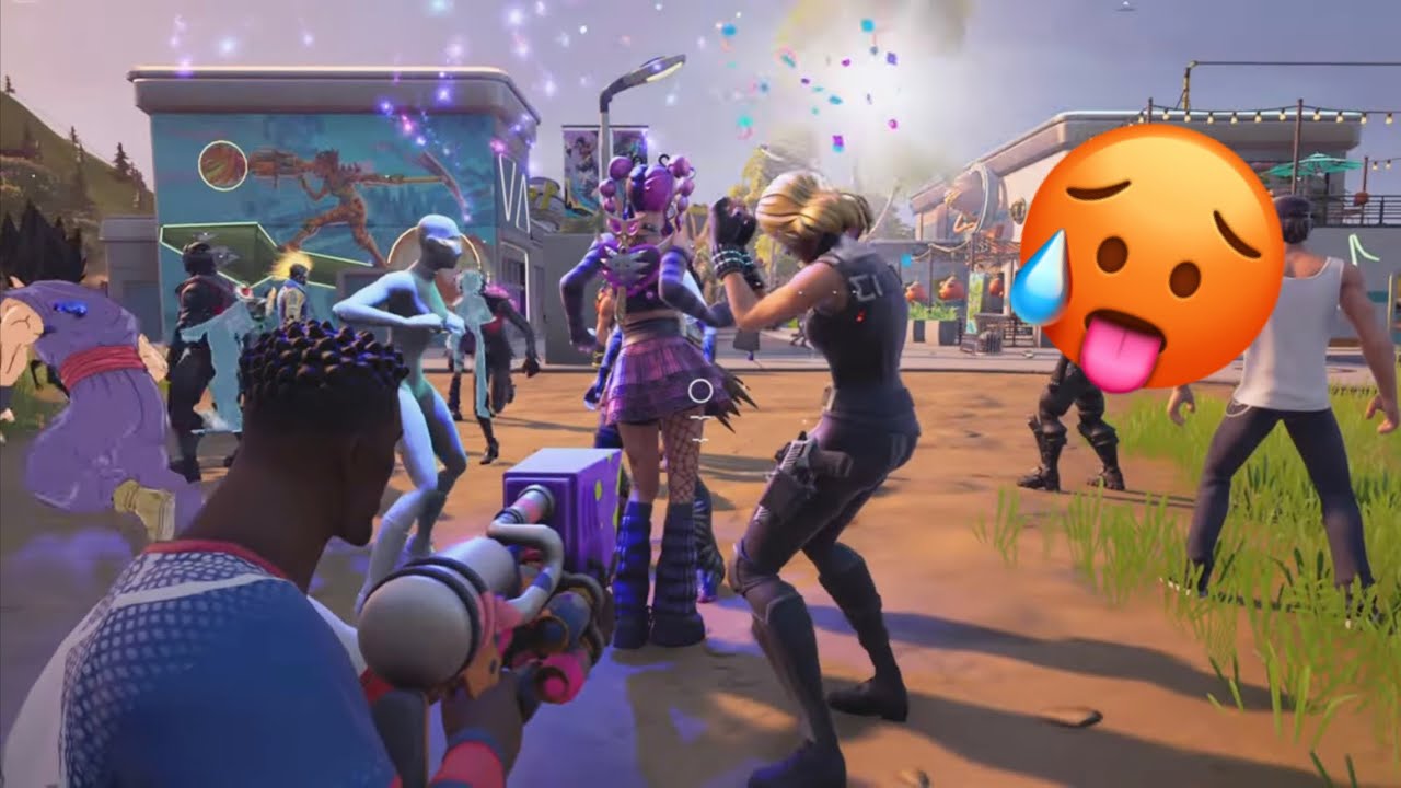 Finding sus girlfriend in party royale… (WE GETTING MARRIED!) - YouTube