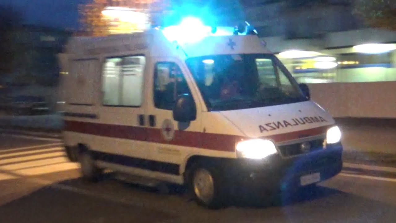 [RARE] Ambulanza Croce Rossa San Donà di Piave in emergenza - Red Cross ambulance responding ...