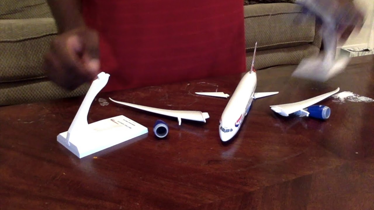 Boeing 787-8 vs Airbus a320 - YouTube