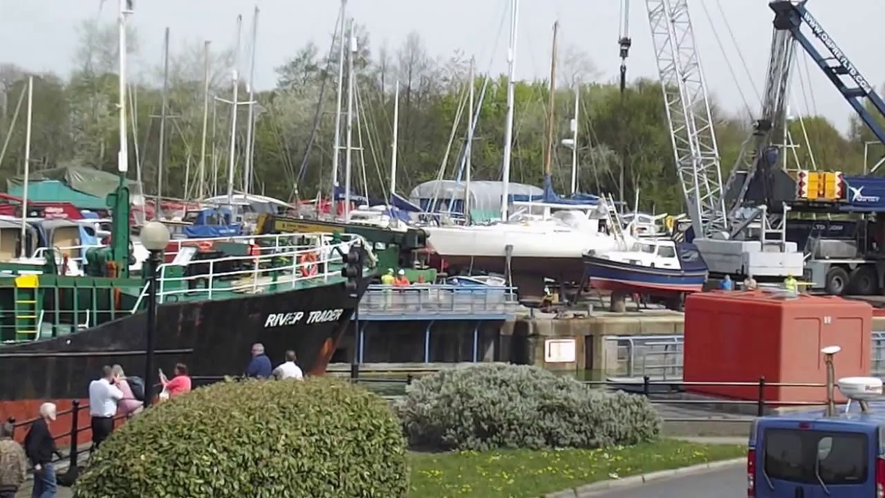 Preston Docks arrival 6th May 2016 - YouTube