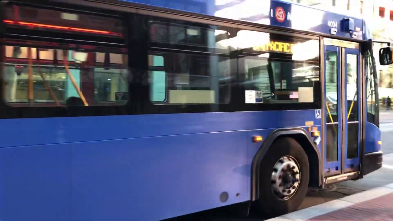 World Premiere TriMet 2020 Gillig Low Floor BRT #4004 on line 94 - YouTube