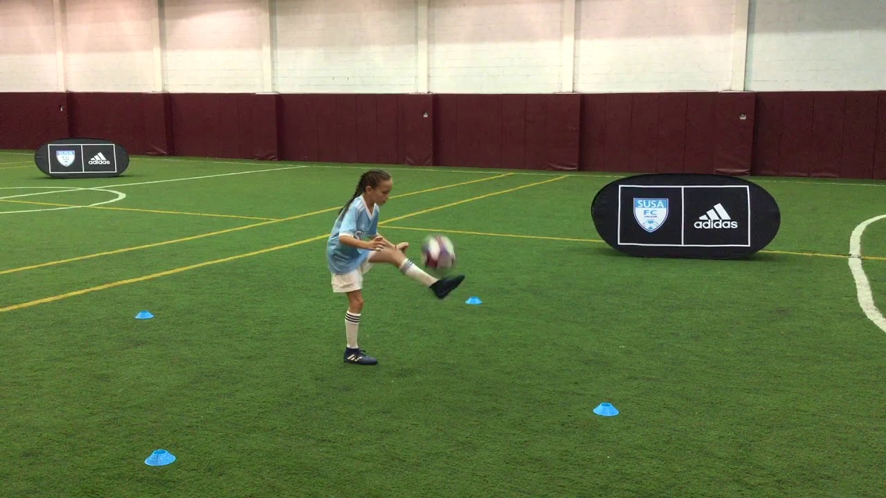 Juggling Alternate Feet - YouTube
