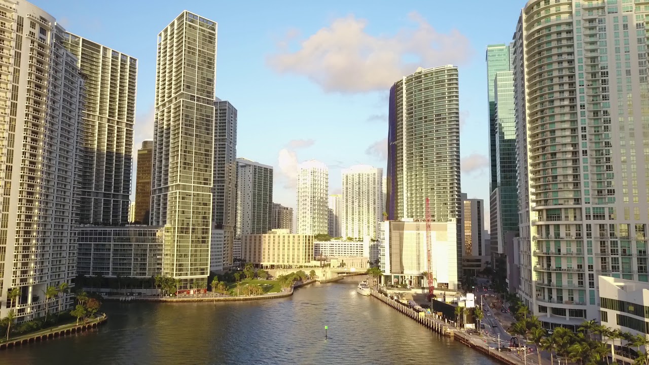 Brickell Point inlet fly-in - YouTube