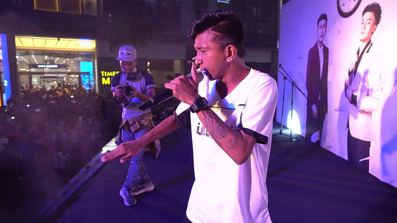 တိတ်တခိုး BoboMyaThein,Yarwana,Yaw Yazt (Live Show) - YouTube