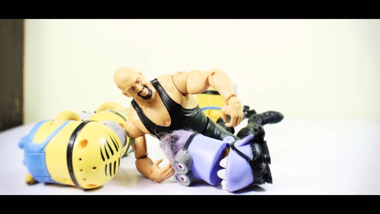 Minions WWE Banana Rumble - YouTube