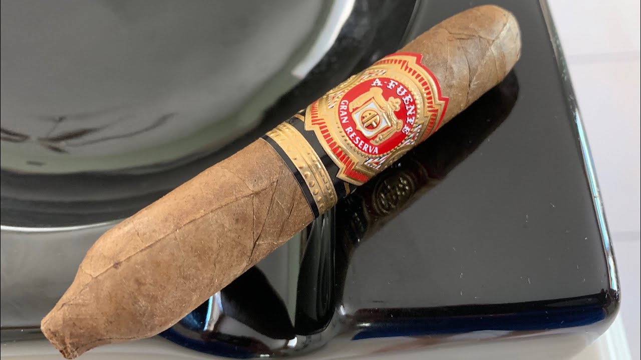Arturo Fuente Hemingway Short Story cigar review - YouTube