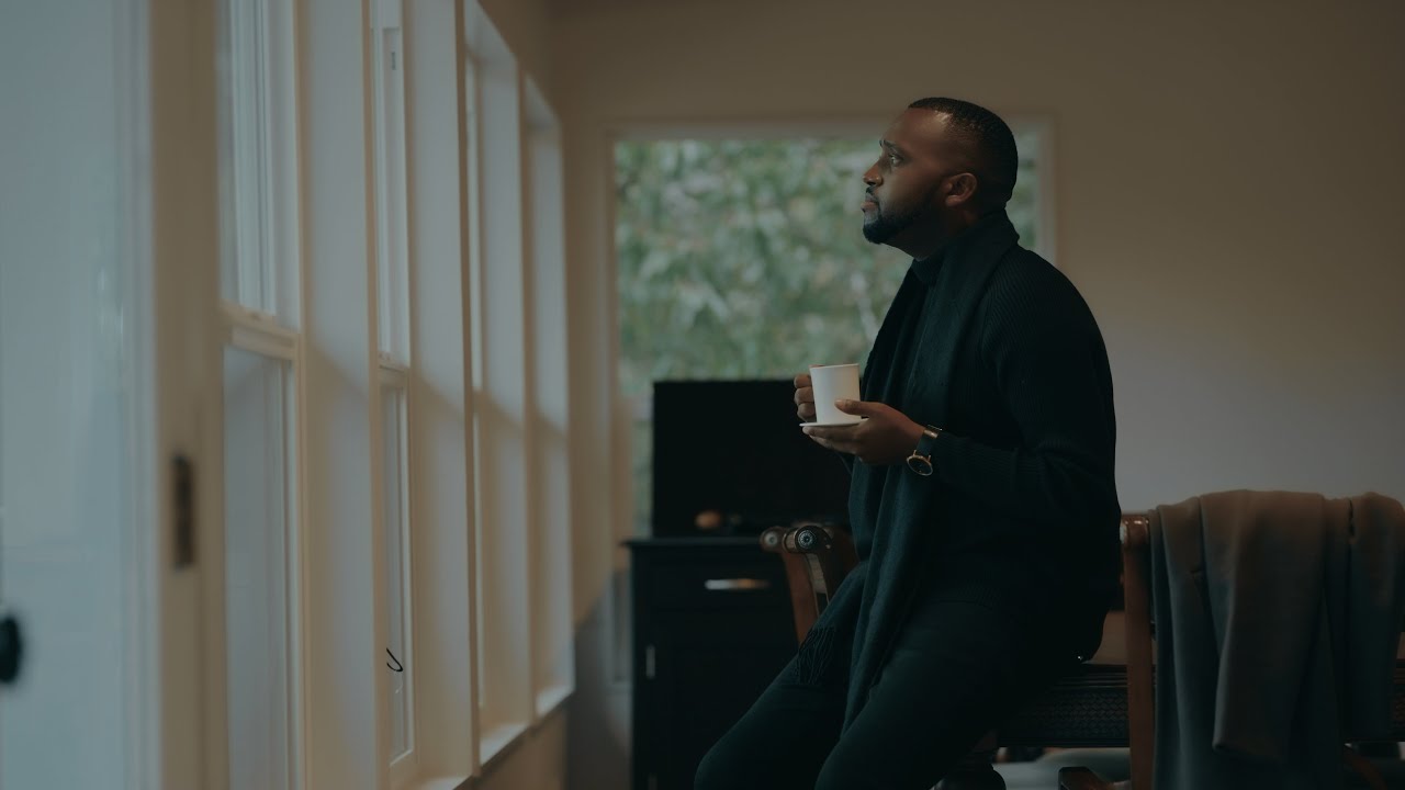 NDAREBA - Adrien Misigaro Ft Yvette Uwase (Official Video) - YouTube