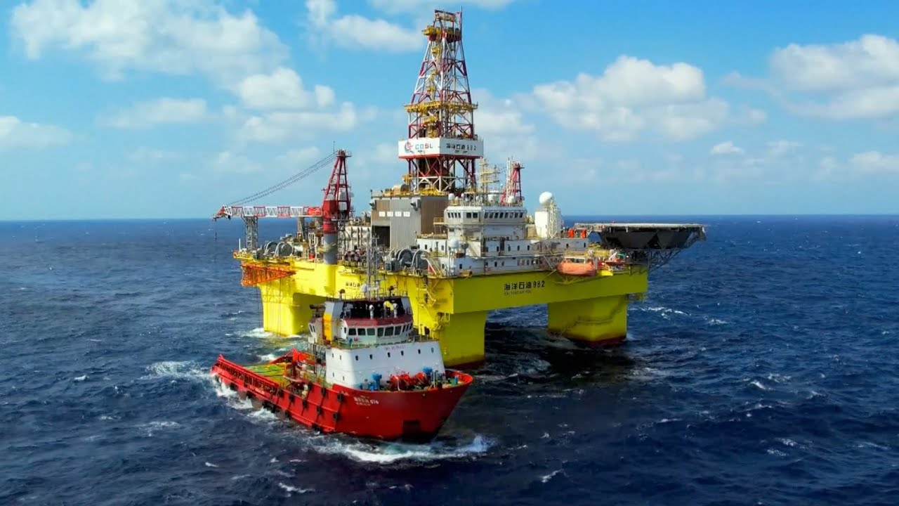 China discovers world's first large, ultra-shallow gas field - YouTube