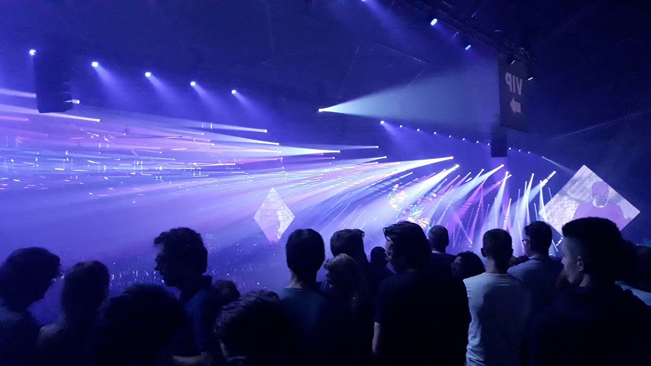 Martin Garrix | ADE 2019 | All Ages | Burn Out - YouTube