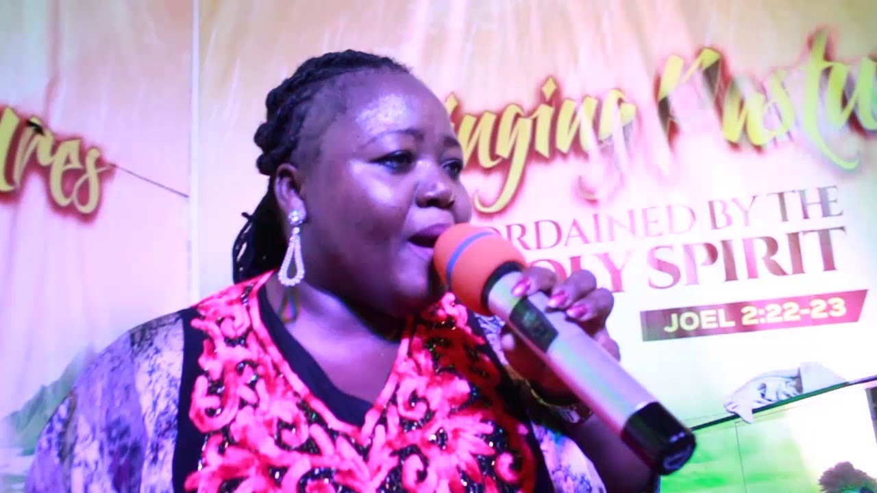 SELINA BOATENG SERIOUS PRAISE @AAGMI TRAVERSE NIGHT 2017 - YouTube