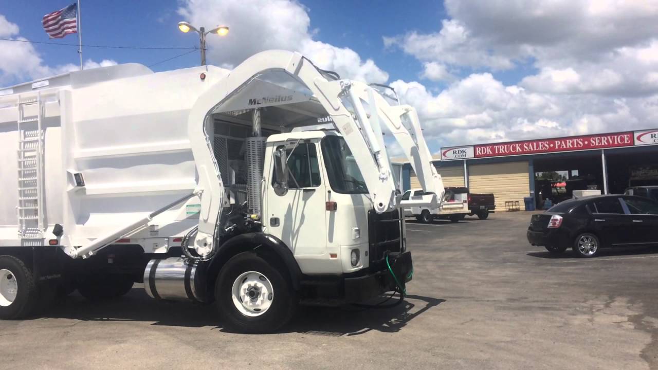 2007 AUTOCAR FRONT LOADER GARBAGE TRUCK FOR SALE - YouTube