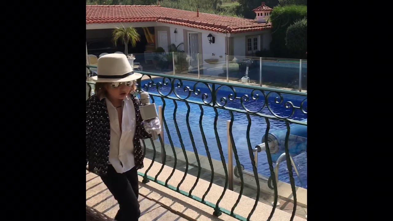 Michael Jackson Valdemar Canal Panda - YouTube