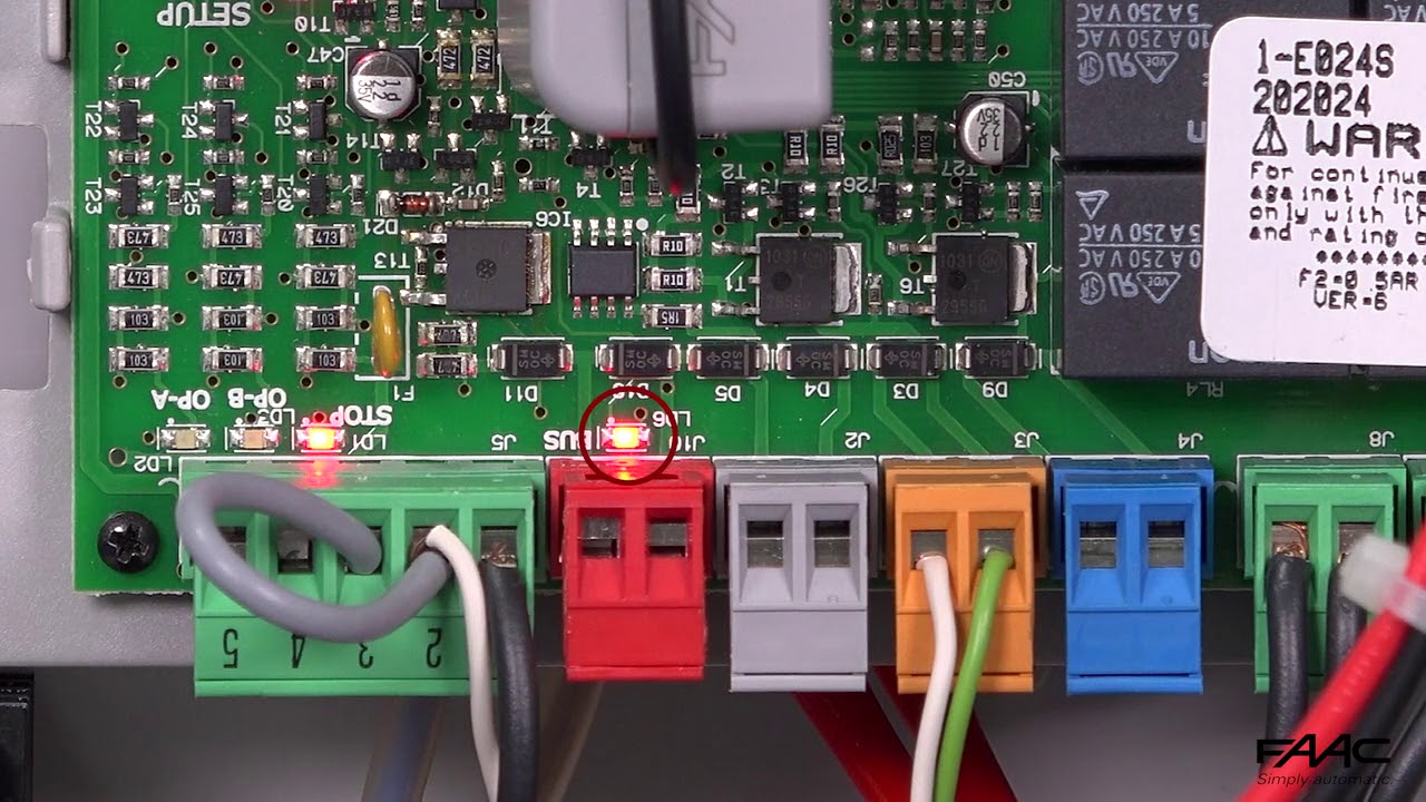 FAAC E024S Alimentazione e controllo accensione led - YouTube