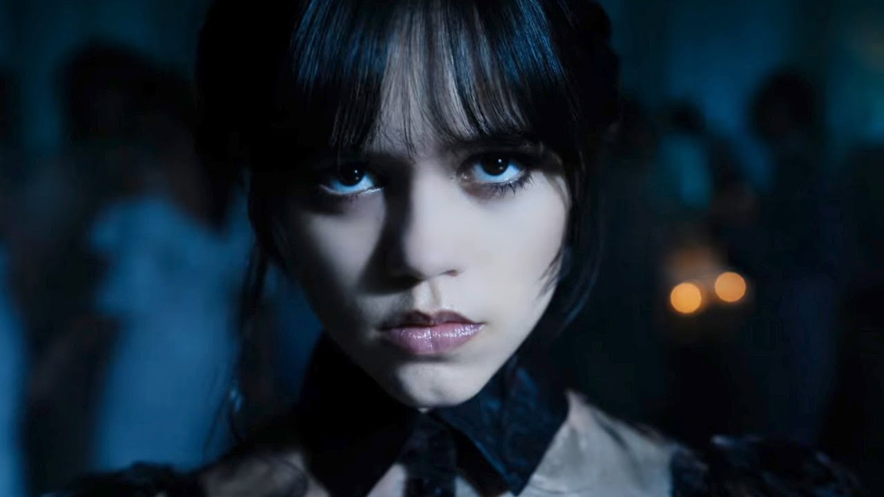 The Wednesday Dance With The Pulp Fiction Song - YouTube