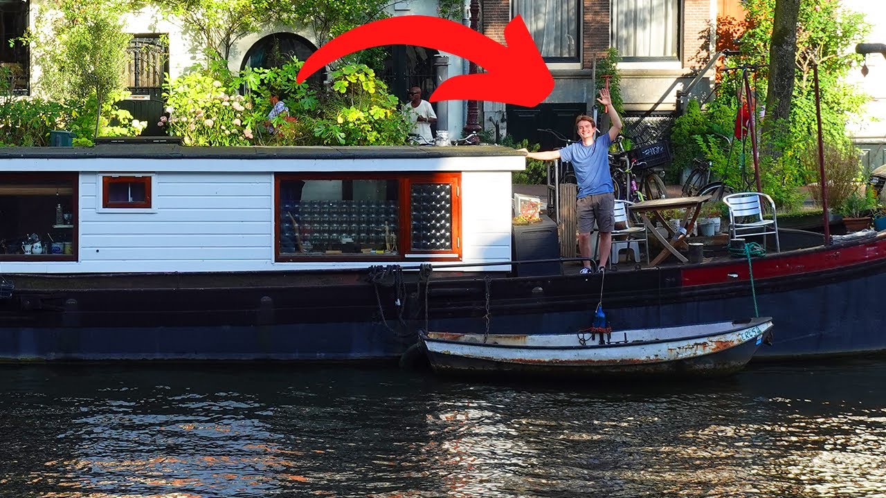 Spanish Teacher Tries Living On Houseboat - YouTube