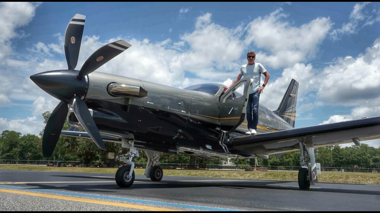 THE CONTROL TOWER HIT US with THE LIGHT GUN! - Flying the TBM940 to ...