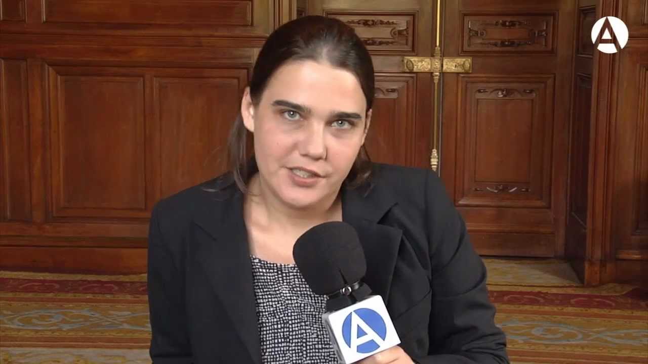 La música según Tom Jobim: Dora Jobim, directora del documental - YouTube