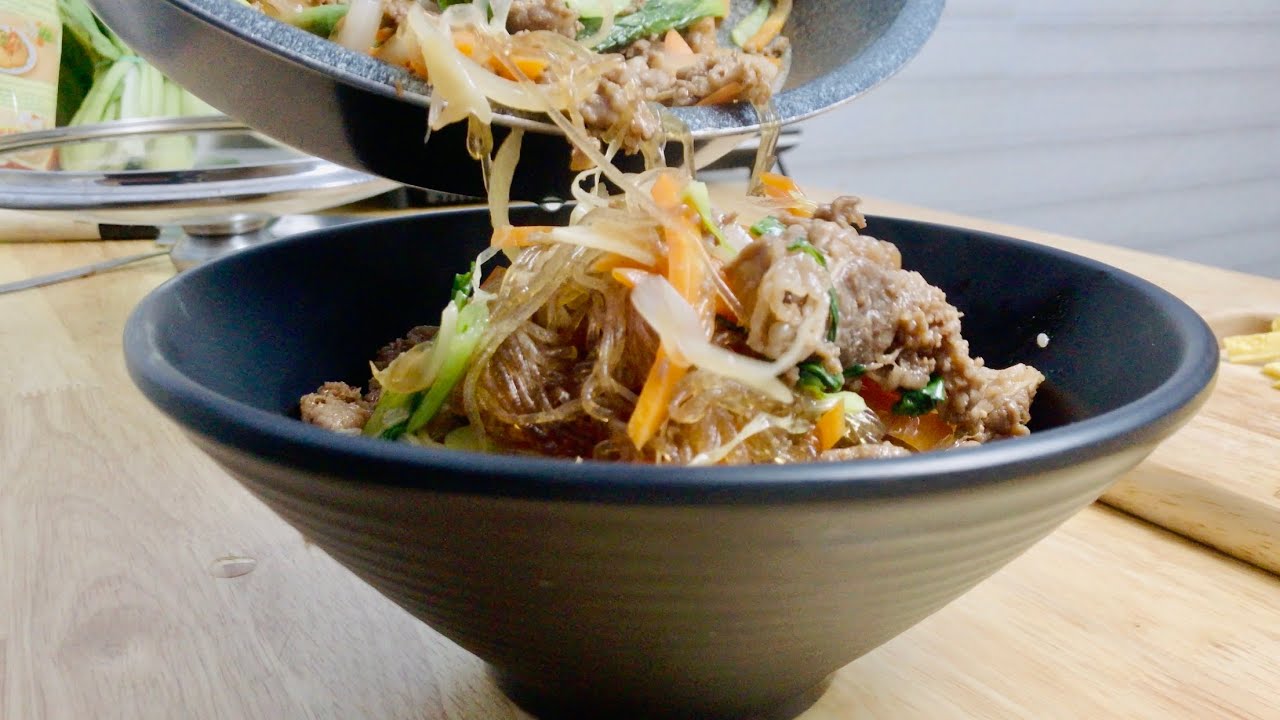 Phụ đề | Miến xào bò | Mẹo xào miến không dính. - YouTube