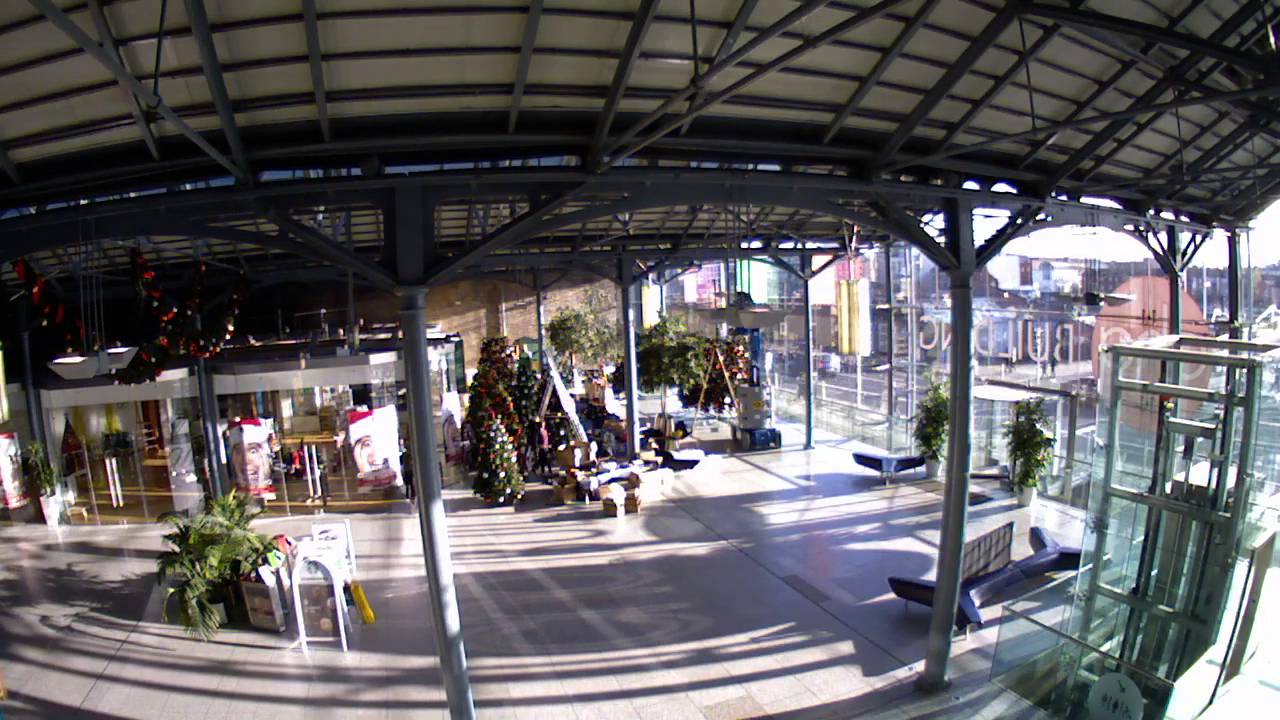 Building Christmas @ chq Dublin - YouTube