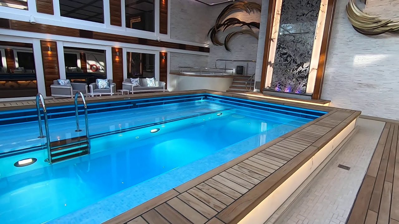 Norwegian Encore Haven Lounge & Pool - YouTube