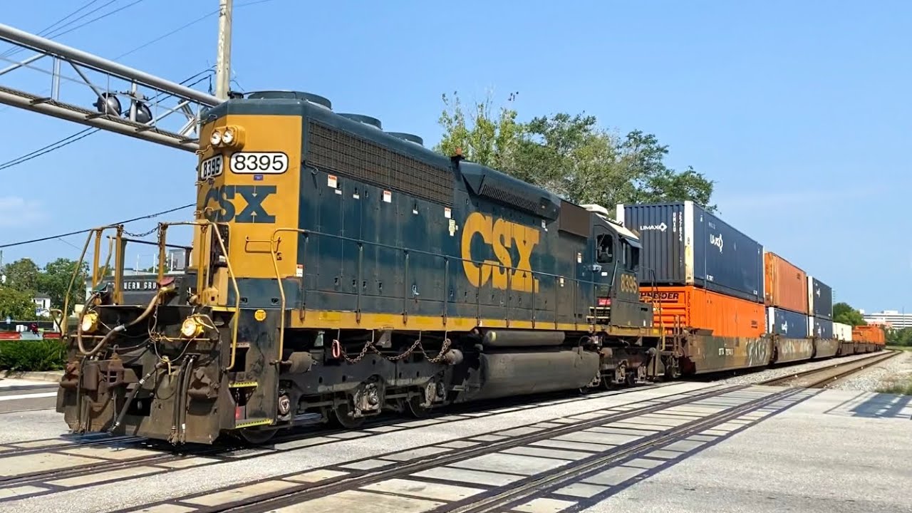 CSX SD40-2 8395 Leads a 3,200 Feet L760-18 - YouTube