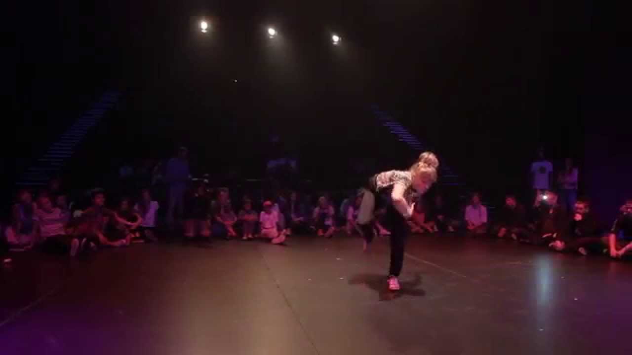 Urban Moves | 1 vs 1 Out of the box | Ida Inxi Solo 3 - YouTube