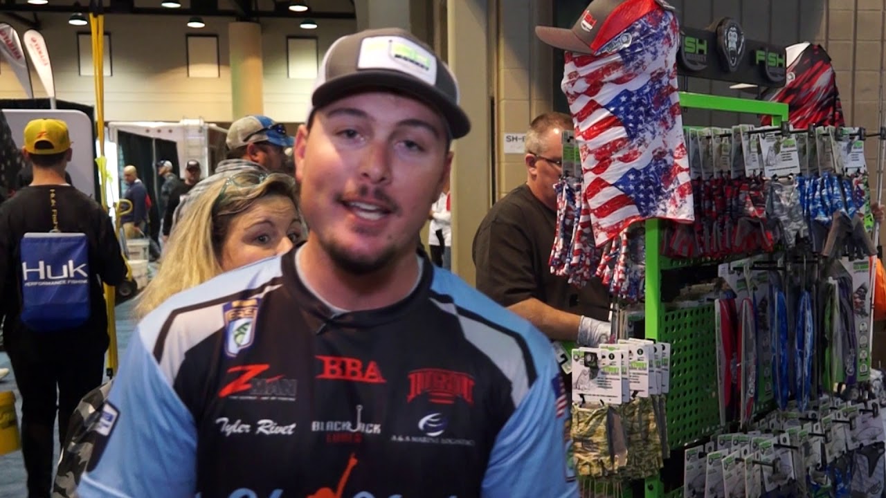 Tyler Rivet reviews Voodoo Swamp Red and out Stubby Guide Glove - YouTube