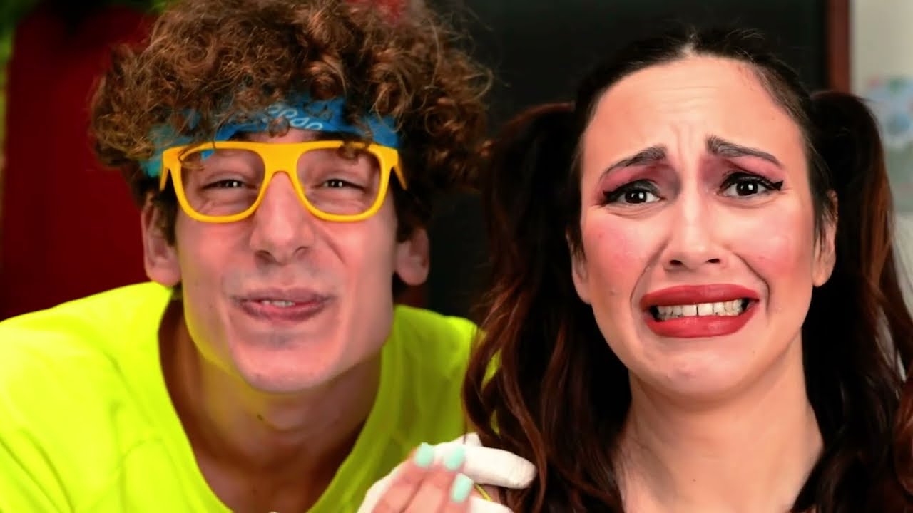 Good Teacher vs Bad Teacher! How to Become Popular in New School - YouTube