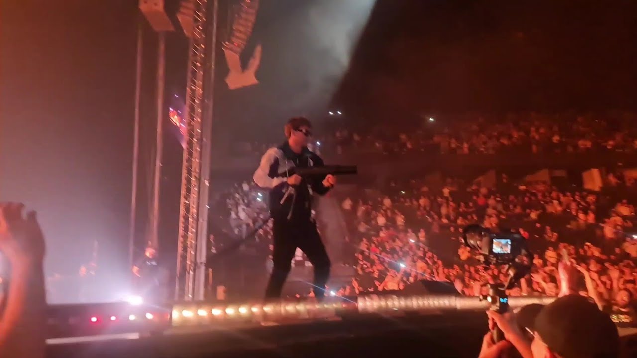 Vald Concert AccorArena Paris (Part 1) Novembre 2022 - YouTube