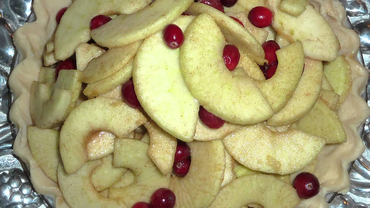 How to Make Cranberry Apple Harvest Pie Recipe for Your Thanksgiving ...