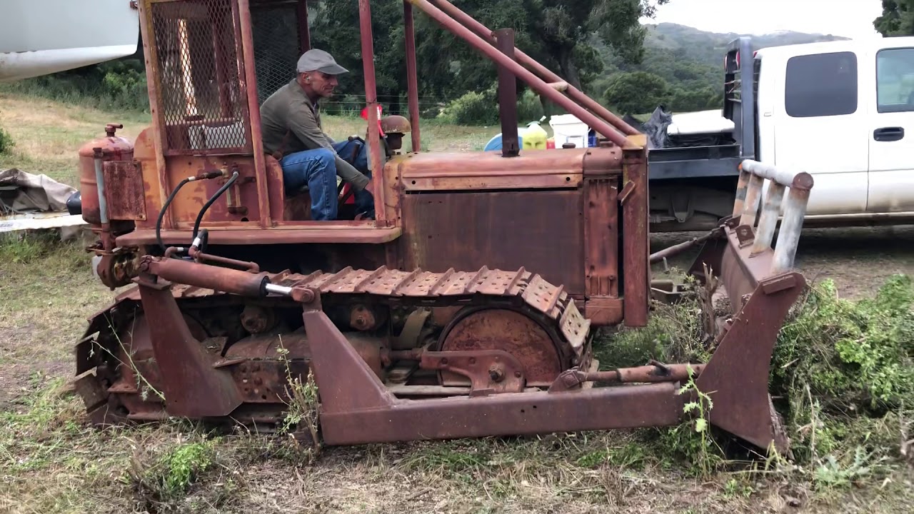 International TD9 bulldozer on gasoline, moving - YouTube