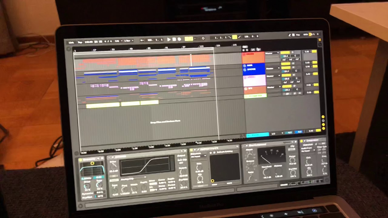 Ableton in Macbook Pro M1 vs Macbook Pro Intel 2020 - YouTube