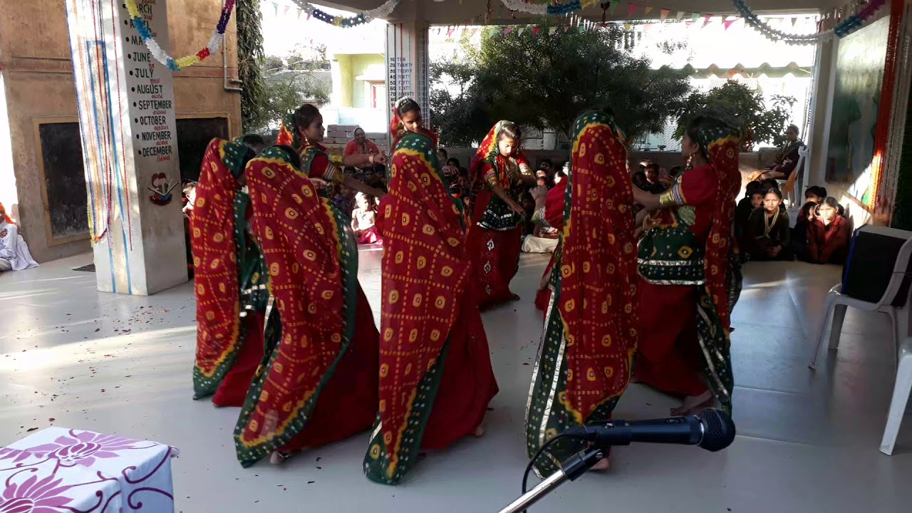 Vagyo re dhol hellaro song dance by panchvati sim shala sutrapada - YouTube