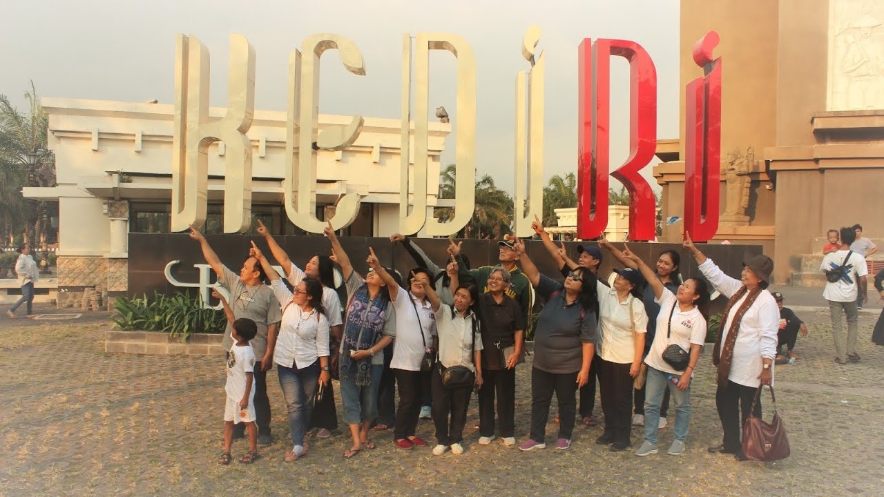 Goa Maria Lourdes Pohsarang, Kediri (Ziarek FX GKRU 2024) - YouTube