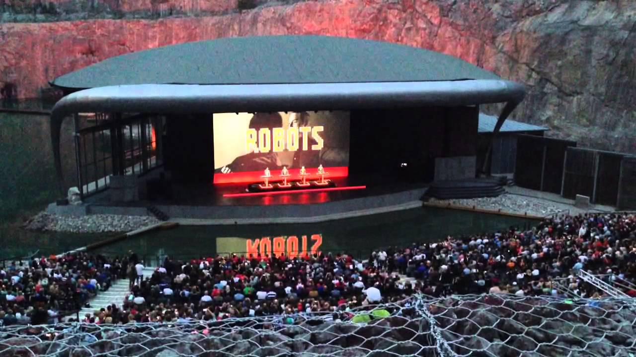 KRAFTWERK - The Robots @Dalhalla, Sweden 140802 - YouTube