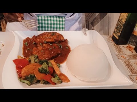 guteka inkoko warisha ubugaricy akaunga/chicken breast with veget ...